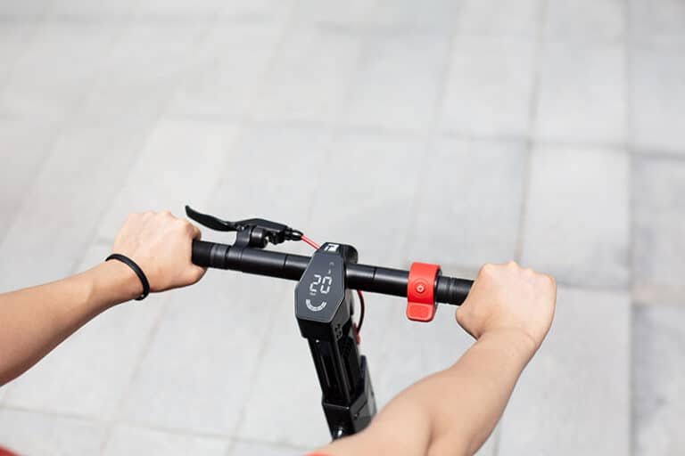 TurboAnt V8 Review - Affordable E-Scooter with Dual Batteries